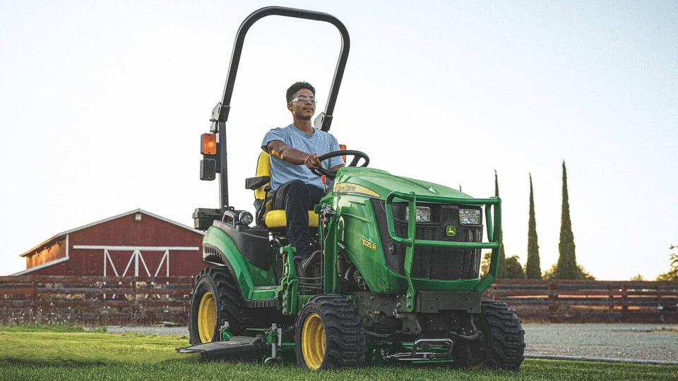 1025R vs 2025R: What's the Difference?