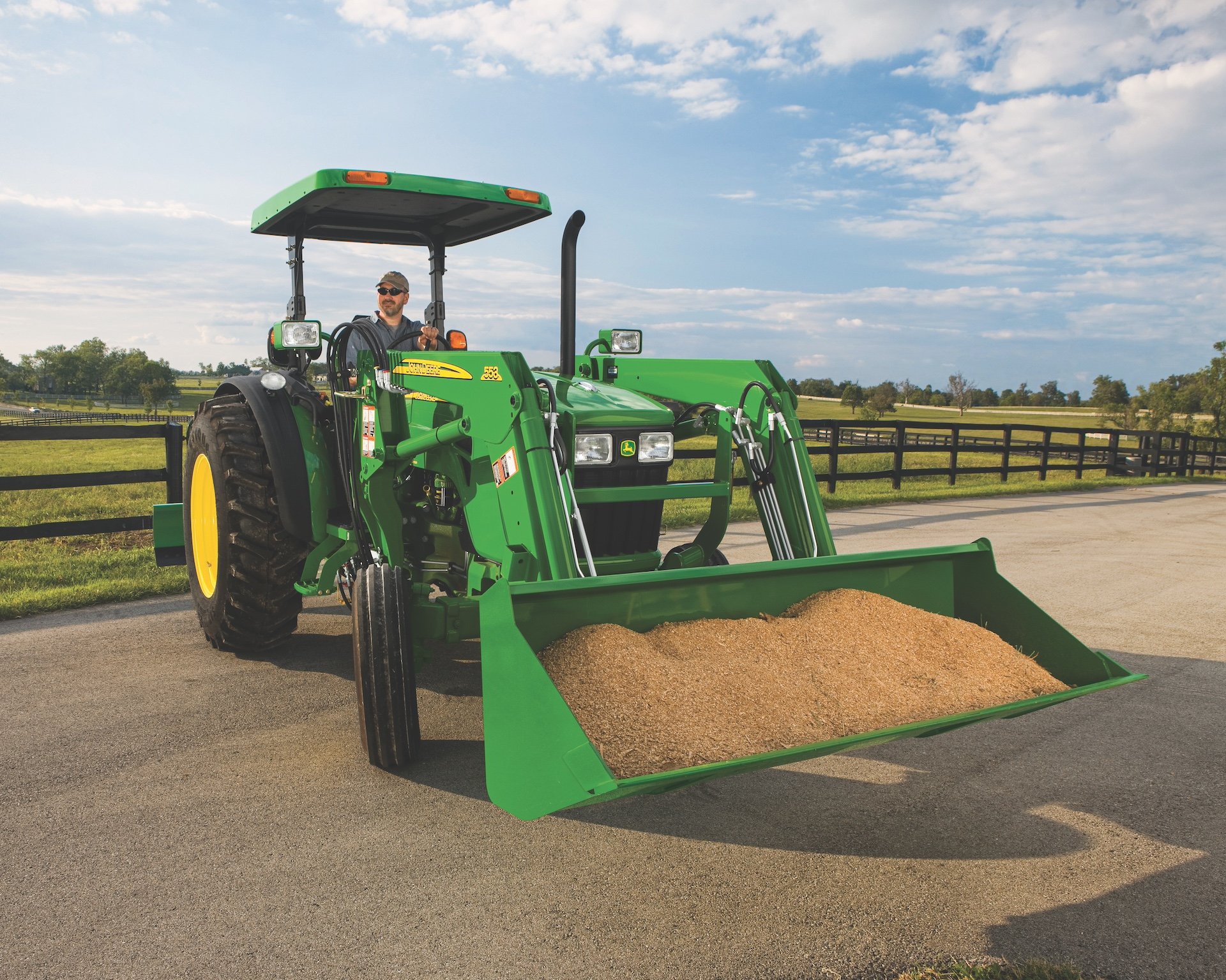 John Deere 5 Series: The Perfect Compact and Large Tractor Hybrid