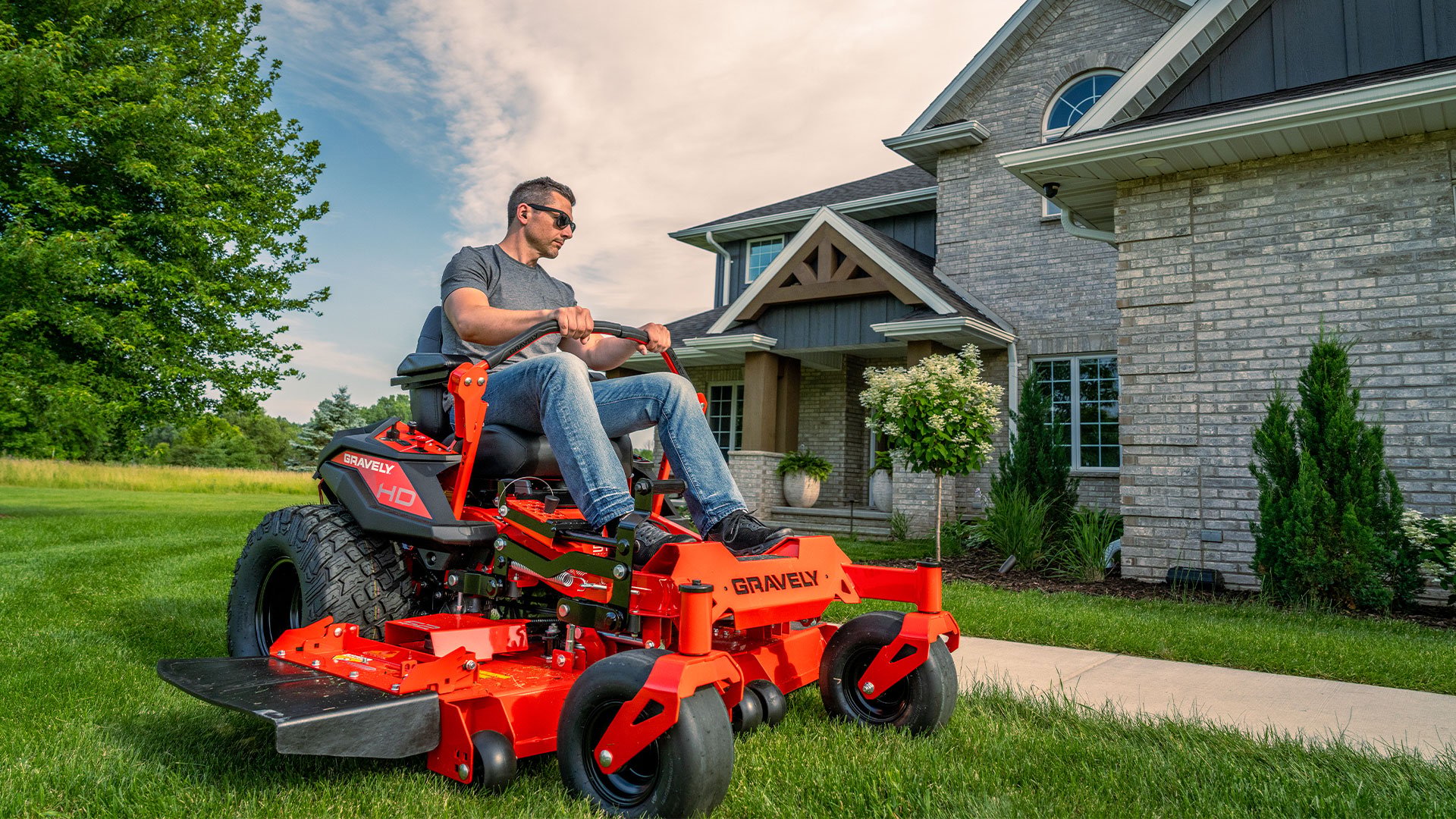 Gravely ZT HD Zero Turn Mower: Is It the Right Mower for Your Ohio or ...