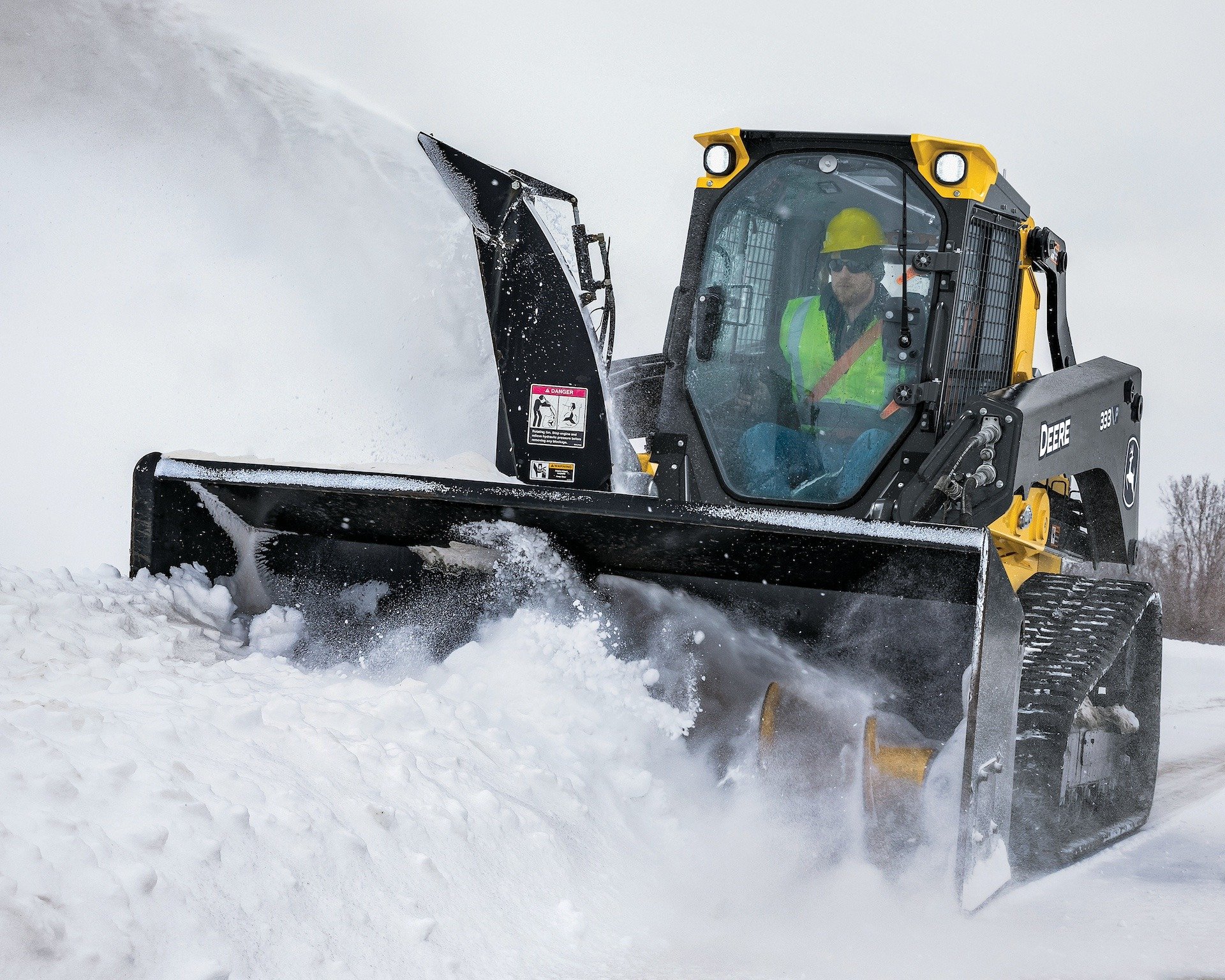 FAQ: What Makes John Deere Compact Track Loaders Ideal for Snow Work?