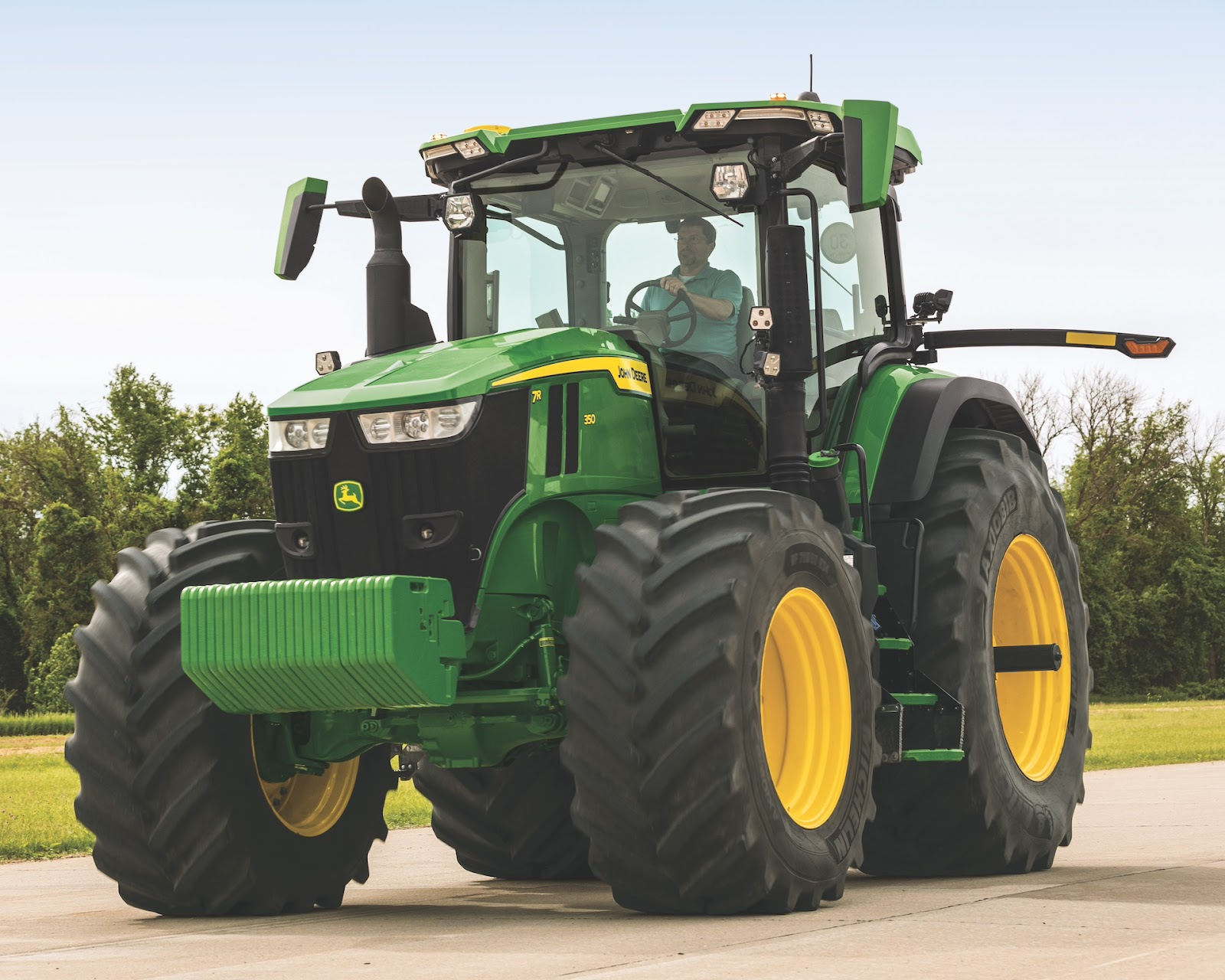 Large Farm Tractor Guide: 200+ HP Tractors