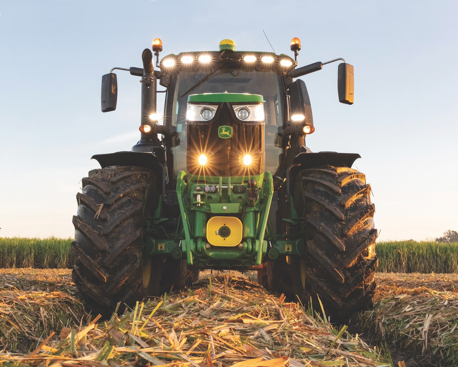 Large Farm Tractor Guide: 200+ HP Tractors
